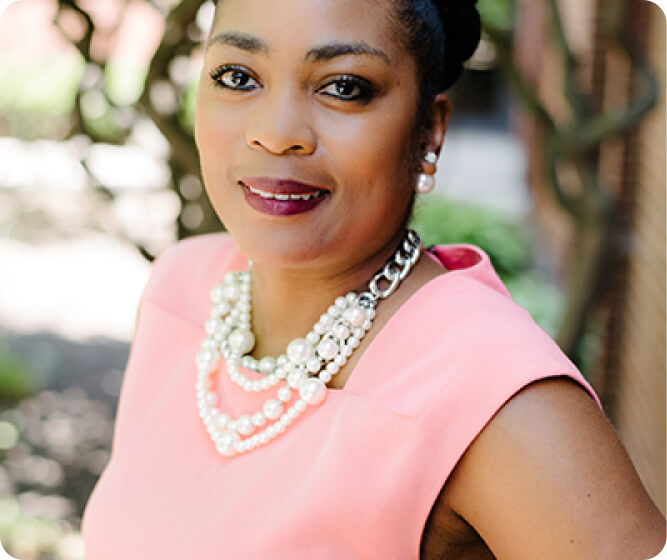 Meet Our Expert Faculty & Staff